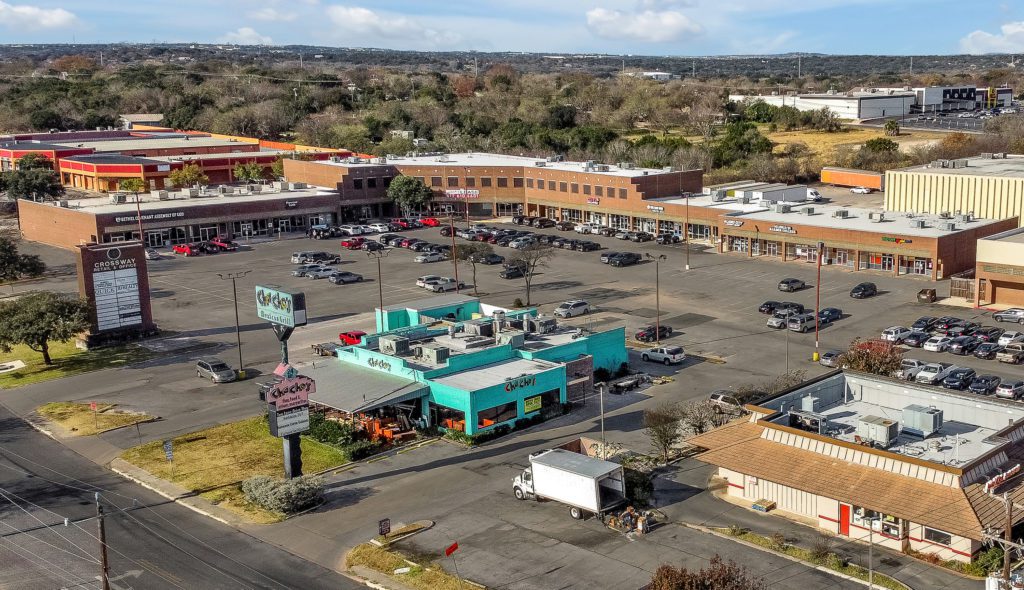 Crossway Shopping Center | MHC Management